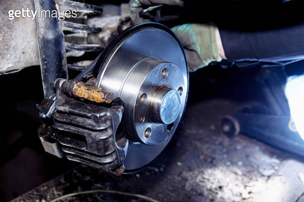 New car brake disc, brake system repair concept in garage 이미지 ...