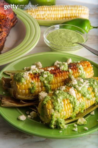 Peruvian Elote Street Corn (1299978721) - 게티이미지뱅크
