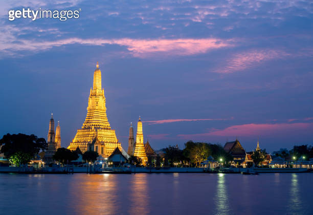 Wat Arun Ratchawararam Ratchawaramahawihan or Wat Arun meaning Temple ...