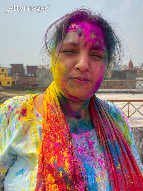 Image of Hindu Indian woman wearing Salwar Kameez traditional clothing ...