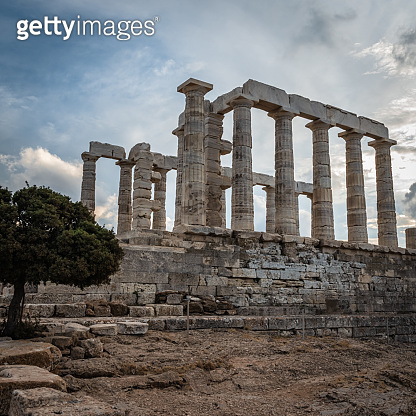 Sunset at the ruins of the Temple of Neptune 이미지 (1349923496) - 게티이미지뱅크