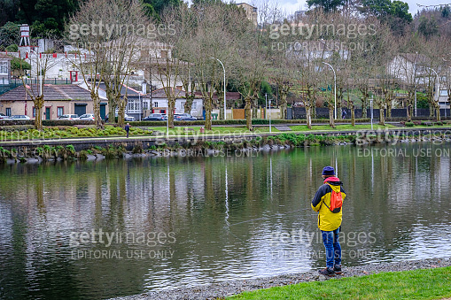 A person practices rod and line fishing. 이미지 (1324165173) - 게티이미지뱅크