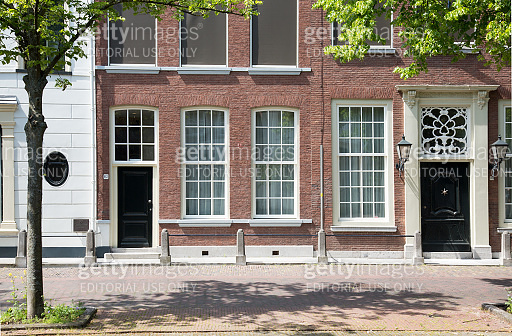 Authentic colorful brick house fronts - facades in Delft. 이미지 ...