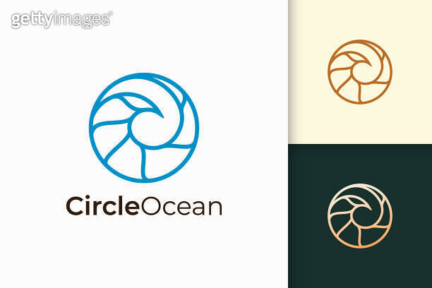 Sea or ocean in simple circle shape represent beach or surfing 이미지 ...