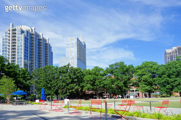 View of downtown Raleigh buildings from Moore Square Park 이미지 ...
