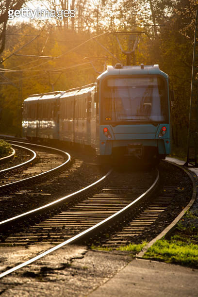 Subway tracks - leaving subway train, back lit 이미지 (1443585436) - 게티이미지뱅크