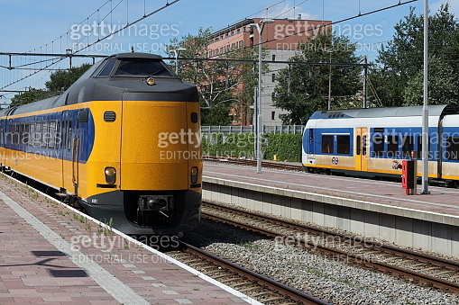 ICM Koploper intercity train arriving at Rotterdam Central Station 이미지 ...