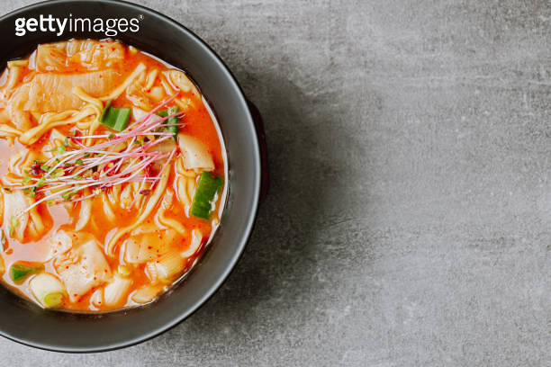 eolkeunkalguksu, Korean Spicy Noodle Soup : A spicy noodle dish made by ...