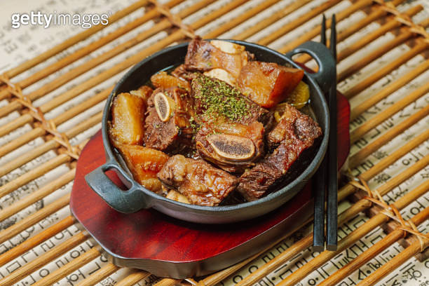 galbijjim, Korean Braised Short Ribs : Beef short ribs, trimmed of fat ...