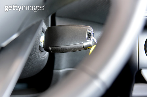 Contact lock for activating the car engine and ignition key 이미지 ...