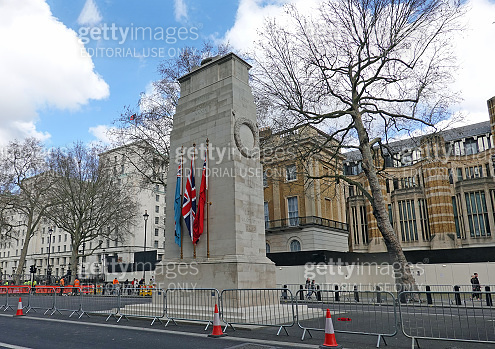 The Cenotaph in Whitehall with Flags stands proudly 이미지 (1396075538 ...