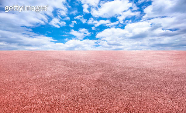 Dark red asphalt road with clear cloudy sky 이미지 (1407978181) - 게티이미지뱅크