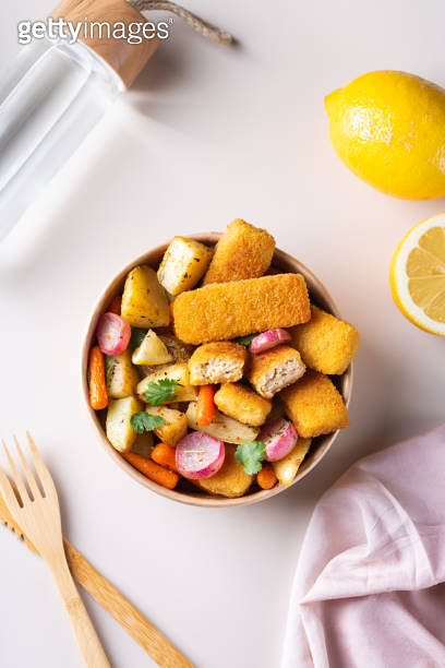 Vegan Plant based fish, fishless fingers with roasted vegetables 이미지 ...