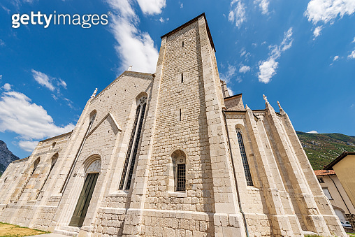 Medieval Cathedral of Venzone (Chiesa di Sant'andrea Apostolo) - Friuli ...