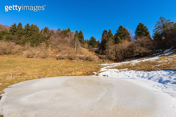 Small Frozen Lake for Cows on Lessinia Plateau - Veneto Italy 이미지 ...