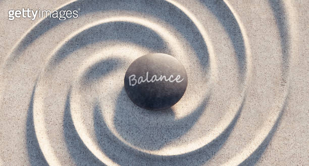 Stone and Sand Balance 이미지 (1364166546) - 게티이미지뱅크