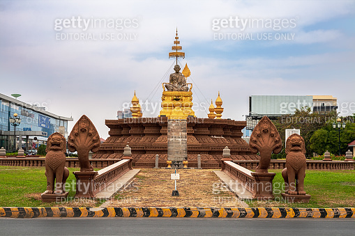 Statue of Samdech Chuon Nath (1387262453) - 게티이미지뱅크
