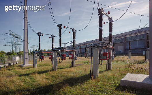 Electrical substation transforming voltage from high to low 이미지 ...