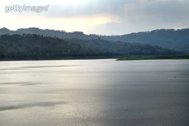 Beautiful scenery in the Selorejo Tulungagung reservoir area 이미지 ...