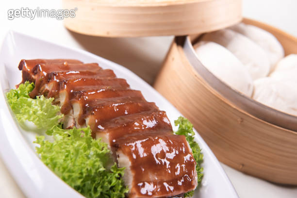 chinese traditional kong bak bao mantou sliced braised pork belly with ...