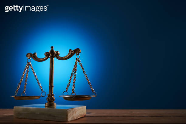 Symbol of justice, golden law scales on blue backgroun 이미지 (1415203235 ...