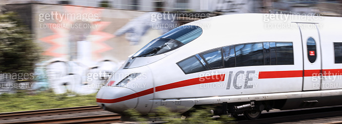 a german ice train speeding panorama 이미지 (1401388002) - 게티이미지뱅크