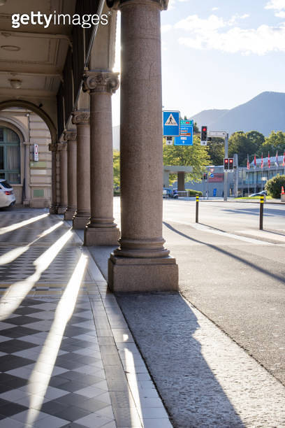 Scenic view of Lugano city portico (collonade) walkway 이미지 (1426910478 ...