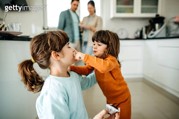 Love between two brothers 이미지 (1384334649) - 게티이미지뱅크