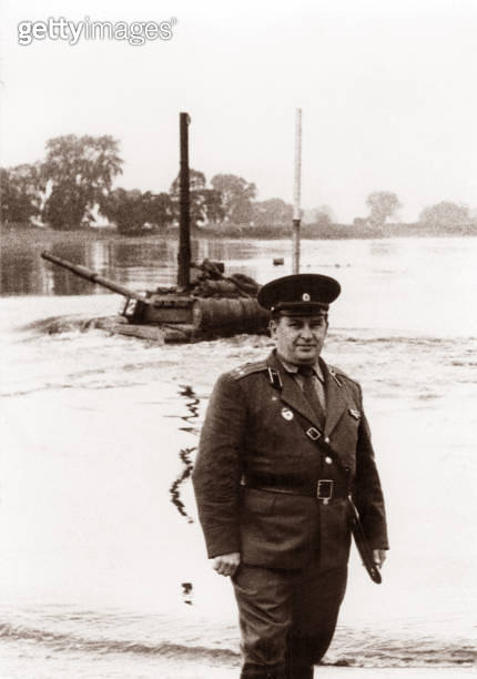 Lieutenant colonel of the Soviet army at military tank exercises. Tank ...