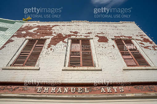 Rustic country store fronts in Inman, SC. (1433726587) - 게티이미지뱅크