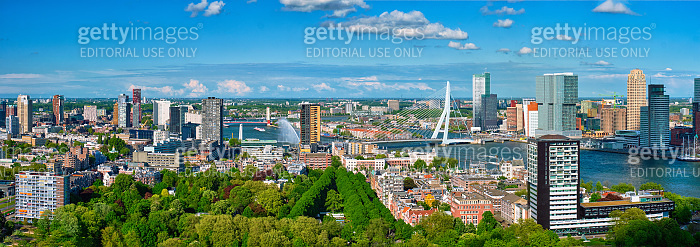 Aerial panorama of Rotterdam city and the Erasmus bridge 이미지 ...