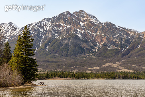 Pyramid Lake Beach. Jasper National Park, Canadian Rockies. (1405561465 ...