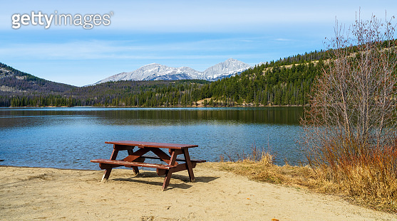 Pyramid Lake Beach. Jasper National Park, Canadian Rockies. (1405561417 ...