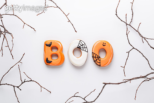 Text BOO from gingerbread cookies. Halloween concept 이미지 (1426842088 ...