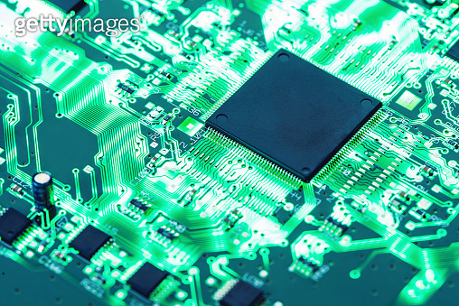 Backlit printed circuit board with the processor (1437823374) - 게티이미지뱅크