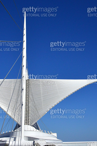 Santiago Calatrava's Burke brise soleil and Reiman Pedestrian Bridge ...