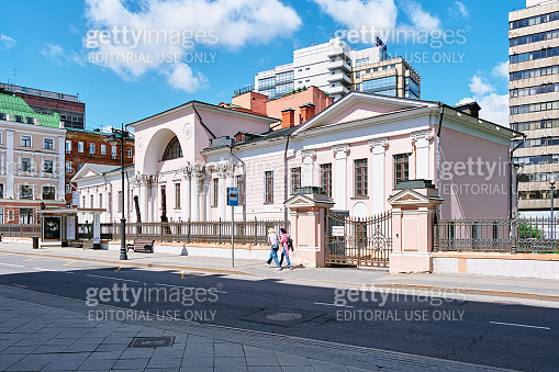 View of the main house of the Lobanov-Rostovsky estate 이미지 (1403311884 ...