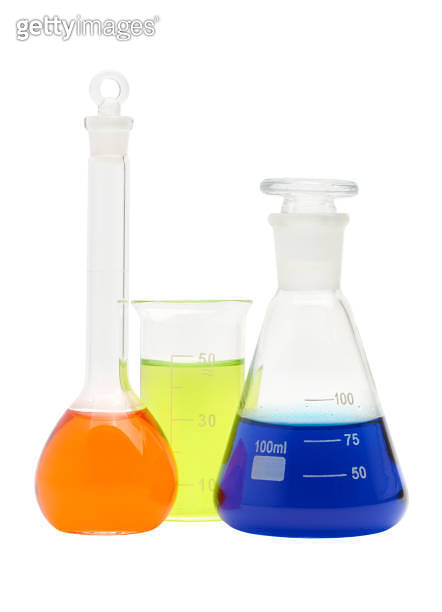 Laboratory conical flasks and beaker with colored liquid reagents 이미지 ...