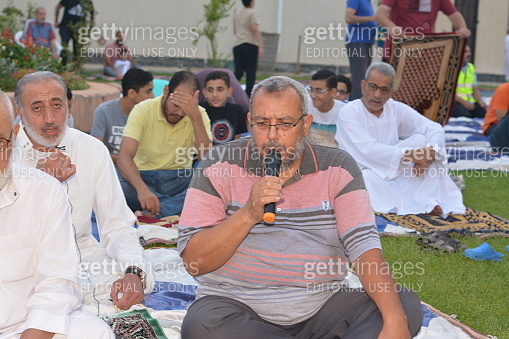 Muslims in Egypt perform Eid Al Adha religious rituals in the open air ...