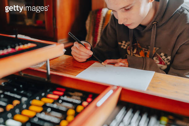 hobby drawing with colored crayons on paper 이미지 (1385695448) - 게티이미지뱅크