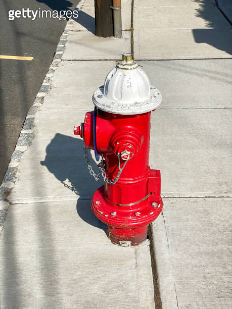 Red fire hydrant water pipe 이미지 (1394112784) - 게티이미지뱅크