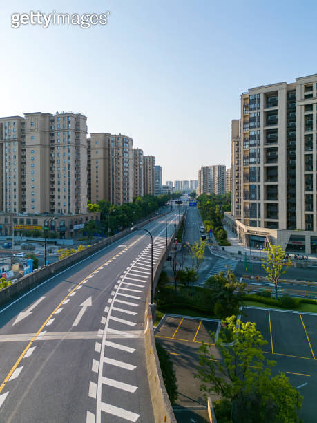 Aerial photography of elevated road through residential area 이미지 ...