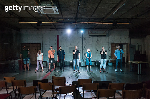 Rehearsal at theatre. Actors preparing for role. Behind the scene 이미지 ...
