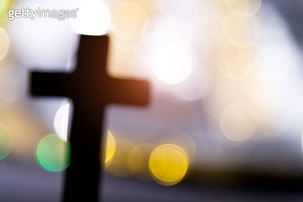 Backgrounds of religious cross and defocused lights 이미지 (1438308621 ...