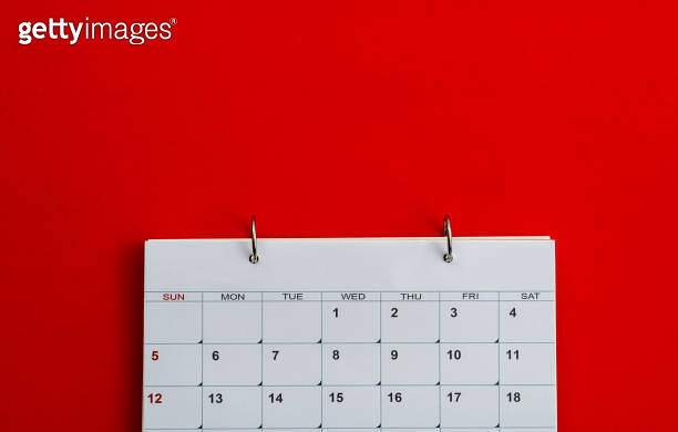 Desk calendar on red background 이미지 (1449518683) - 게티이미지뱅크