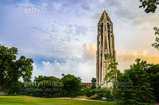 Millennium Carillon and Moser Tower in Naperville, IL. (1436219740 ...