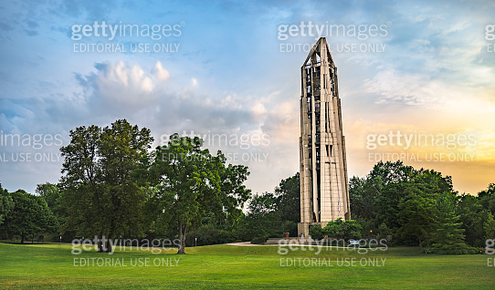 Millennium Carillon and Moser Tower in Naperville, IL. (1436220289 ...