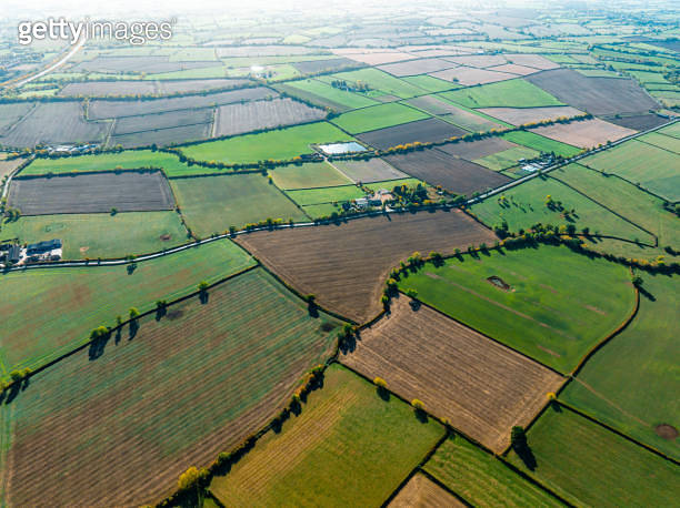 Aerial View of Countryside in English Midlands (1450392853) - 게티이미지뱅크