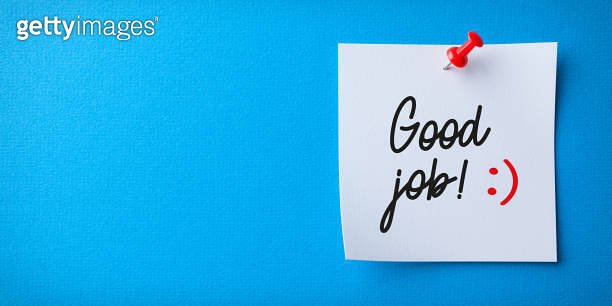 White Sticky Note With Good Job And Red Push Pin On Blue Background 이미지 ...
