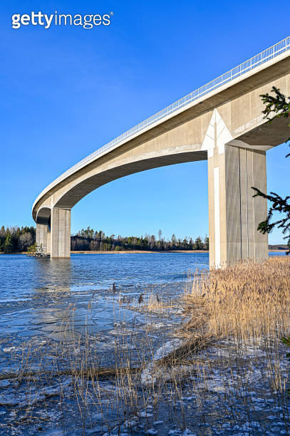 beam bridge over the water Hammarsundet in Askersund Sweden 이미지 ...